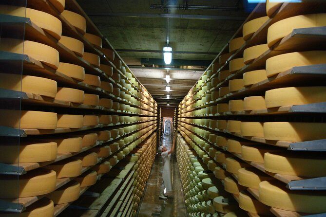 Private Tour to Gruyères, Chocolate & Cheese Factory from Geneva - A Deep Dive into the Itinerary