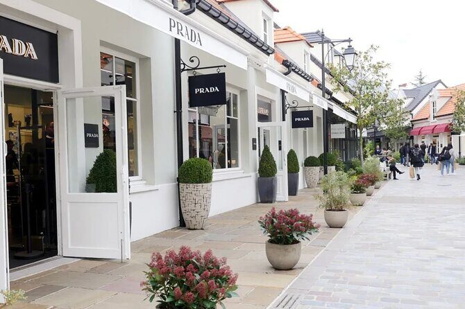 Private Tour to La Vallée Village - An In-Depth Look at the La Vallée Village Private Tour