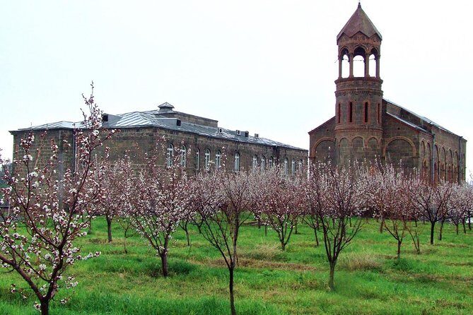 Private tour to Oshakan, Karmravor, Hovhanavank, Saghmosavank monasteries - Key Points