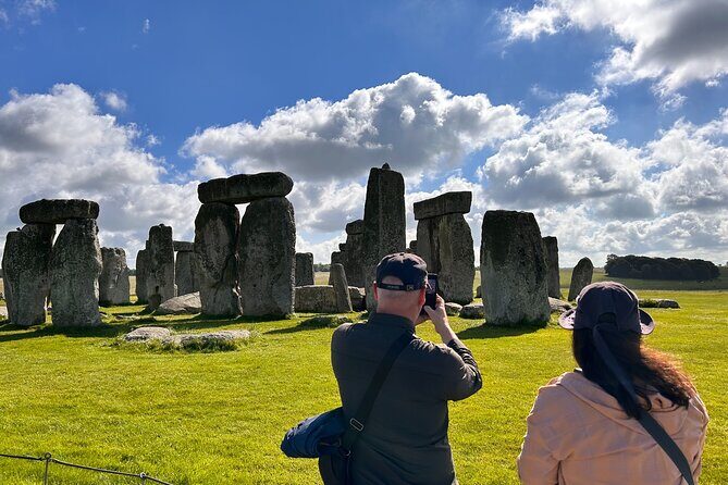 Private Tour to Stonehenge, Bath and The Cotswolds - Analyzing the Value