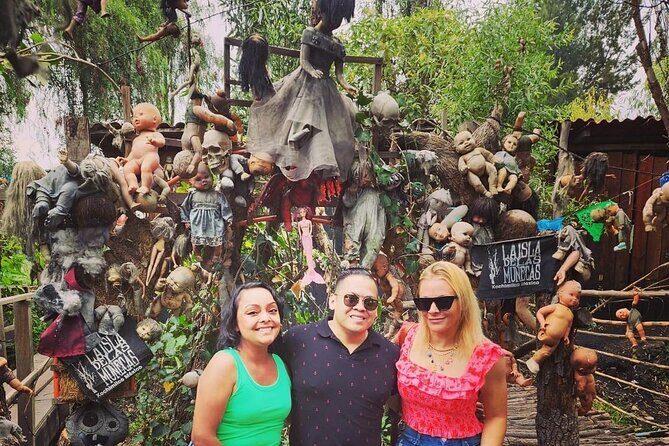 Private tour to the spooky Island of the Dolls in Xochimilco - Key Points