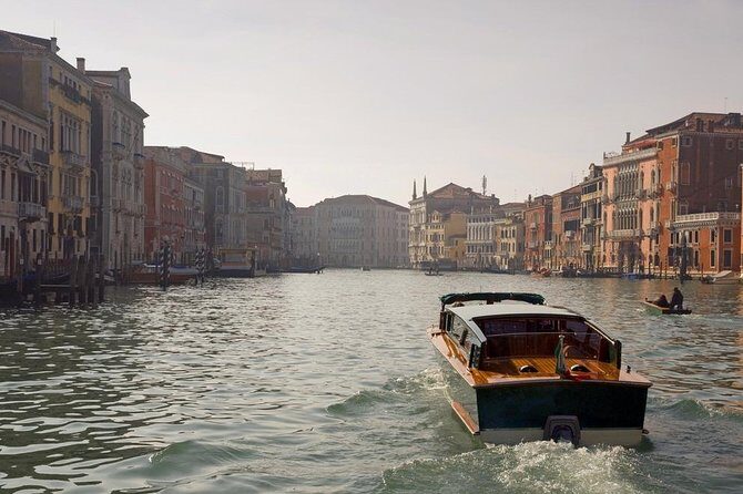 Private Tour: Venice Grand Canal Evening Boat Tour - The Experience on the Water