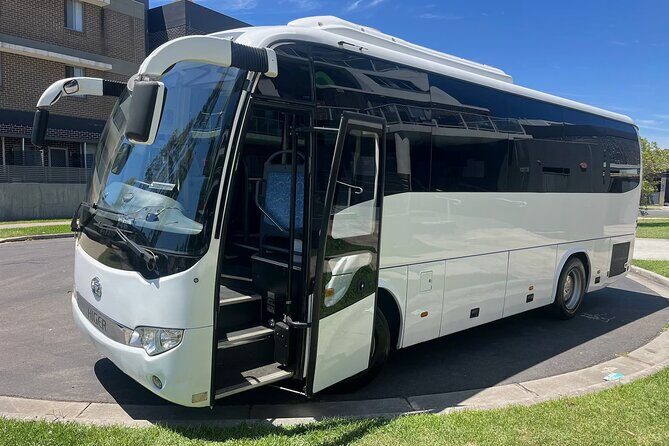 Private Transfer Brisbane Airport to Gold Coast 4-6 Passengers - Key Points