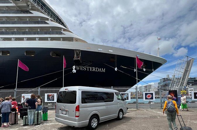 Private Transfer From Auckland Airport To Davenport - Who Should Consider This Service?