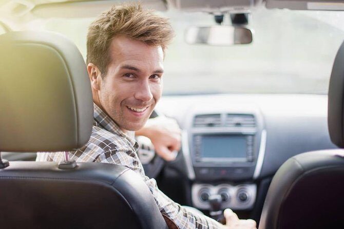 Private transfer from Budapest to Prague with 2h for sightseeing - FAQs