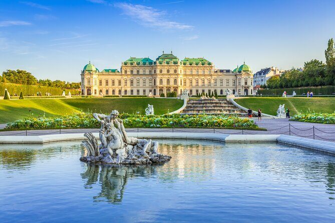Private Transfer from Budapest to Vienna with 2h of Sightseeing, Local Driver - The Sum Up