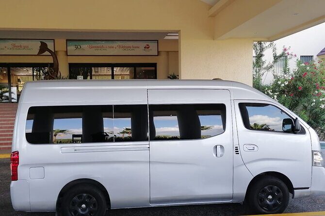 Private Transfer from Cancun Airport to Cancun Hotel Zone - Vehicle Comfort and Amenities