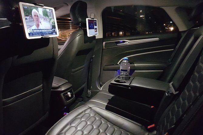 Private transfer from Charles de Gaulle airport to Paris: Premium Service - Value for Money