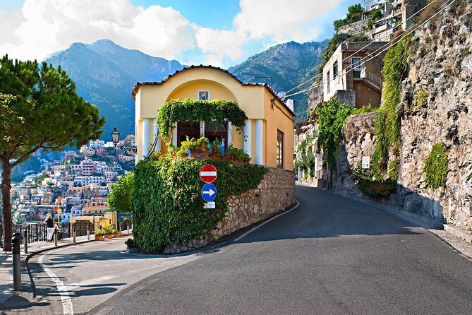 Private Transfer: from Naples (hotel-airport-train station) to Positano (hotel) - FAQs