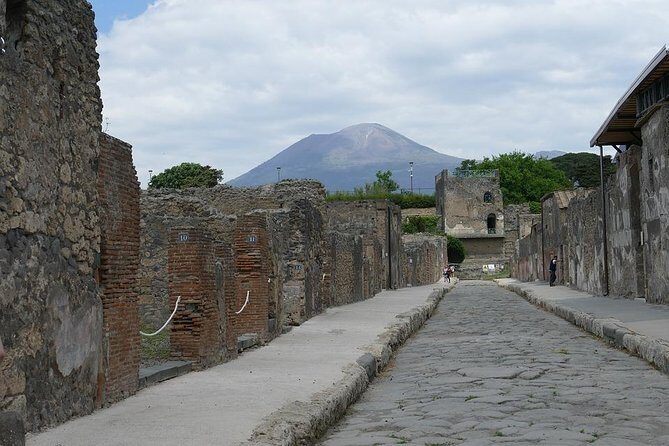 Private Transfer From Naples to Ravello/Sorrento stop at Pompeii - The Itinerary in Detail