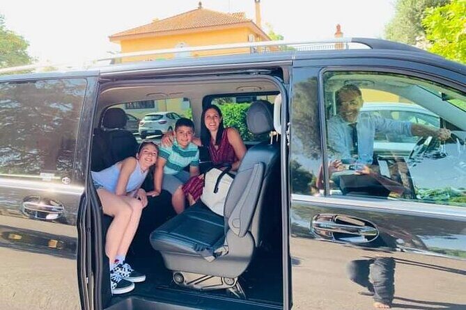 Private transfer from Napoli to Sorrento with stopover in Pompeii ruins - Seamless Pickup and Personal Touch