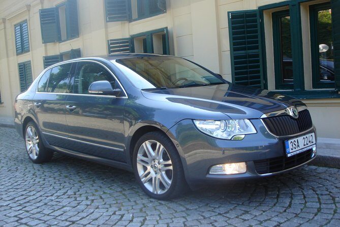 Private Transfer from Prague Airport to the City Centre - The Experience in Detail