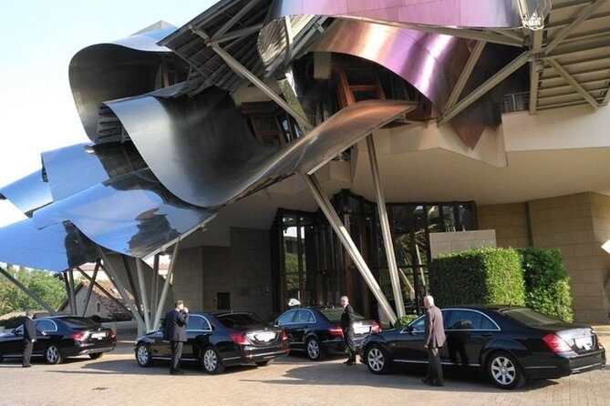 Private Transfer from San Sebastian city to Bilbao Airport - The Sum Up