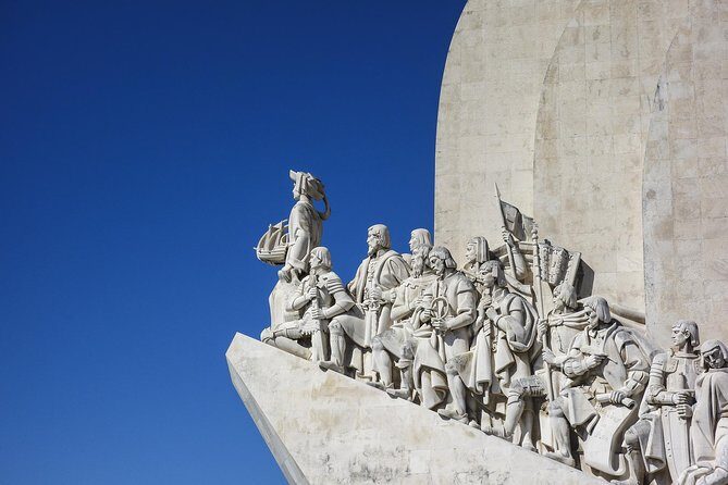 Private Transfer from Santiago de Compostela to Lisbon + 2h Sightseeing - A Closer Look at What You Can Expect