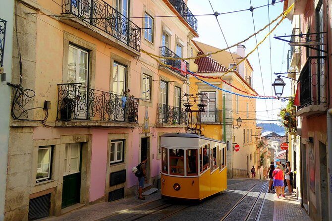 Private transfer from Seville to Lisbon, 2 hours for sightseeing - Who Is This Experience Best For?