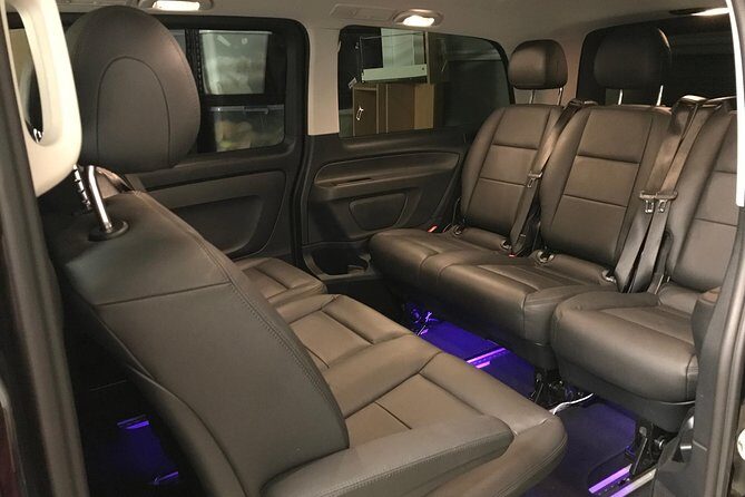 Private Transfer from Sunshine Coast Airport to Noosa 7 seater + Luggage Trailer - FAQ