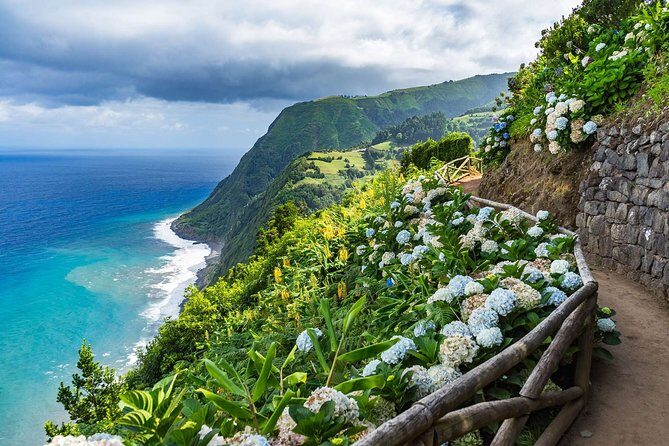Private Transfer from Terceira Lajes (TER) Airport to Angra do Heroísmo - Why Choose a Private Transfer?