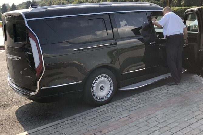 Private Transfer from Vancouver Airport (YVR) to Vancouver hotels - Who Should Consider This Transfer?