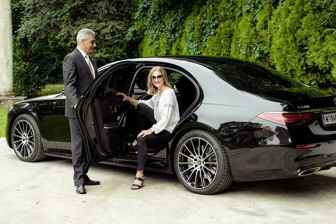 Private Transfer from Vienna City to Vienna Airport (One Way) - FAQ