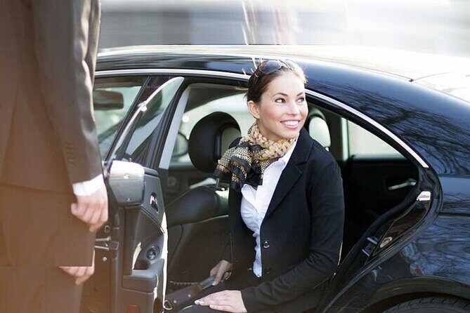 Private Transfer from Wanaka to Queenstown Airport - Overview of the Private Wanaka to Queenstown Airport Transfer