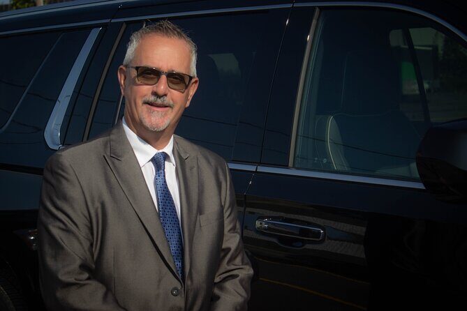 Private transfer from YQB (QUEBEC) Airport to downtown - Vehicle Options and Comfort