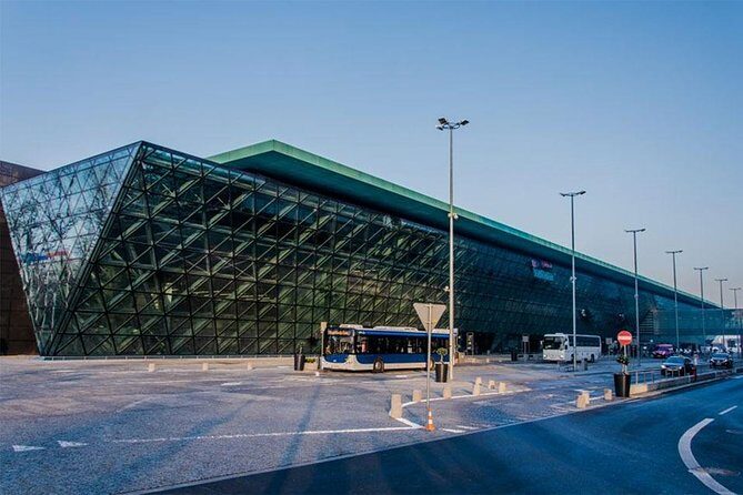 Private transfer | Krakow City - Krakow Airport Balice - Exploring the Krakow Airport Transfer Service