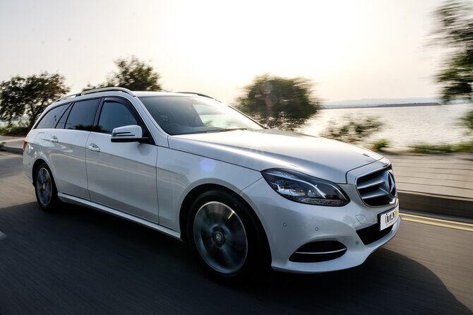 Private Transfer: Larnaca Airport to Larnaca District 1-14 pax - What Makes This Transfer Stand Out?