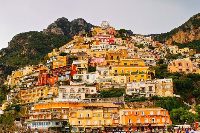 Private transfer: Naples to Positano, 2h in Vesuvius or Pompeii - Key Points