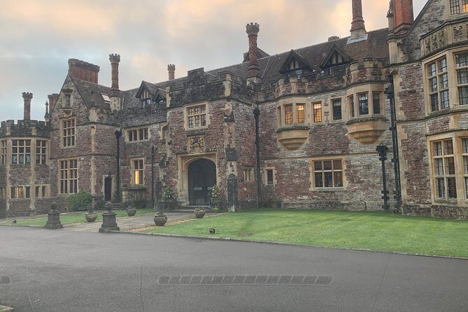 Private Transfer Southampton Cruise Terminal to Heathrow Airport via Stonehenge - The Real Traveler Experience