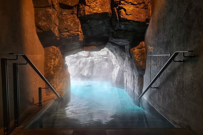 Private Transfer to and from Sky Lagoon - A Quick Look at the Experience