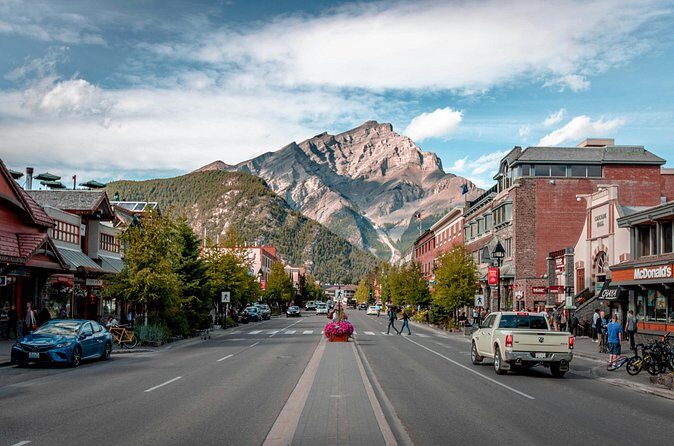 Private Transfer to Banff from Calgary or Airport - Booking and Price Analysis