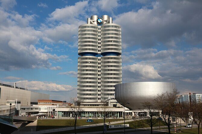Private transfer: Vilshofen to Munich with 2h sightseeing stop - Key Points