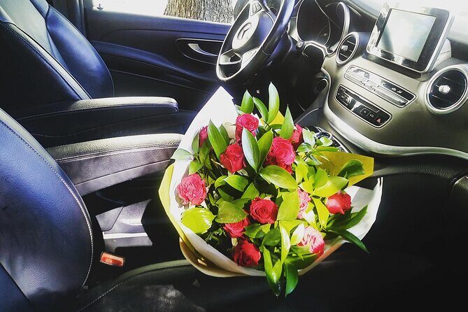 Private Transport between the city of Porto and AHD Airport - Who Will Love This Service?