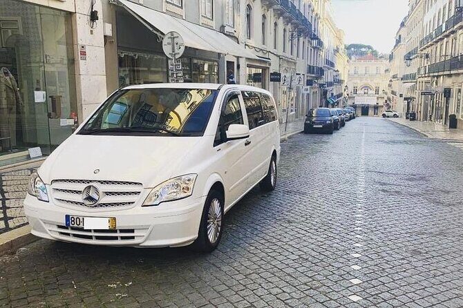 Private Transport from the Airport to the Center of Lisbon - Overview of the Service