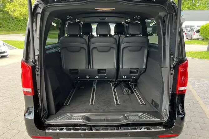 Private Transportation from Granada City to Malaga Airport - An In-Depth Look at the Transfer Experience