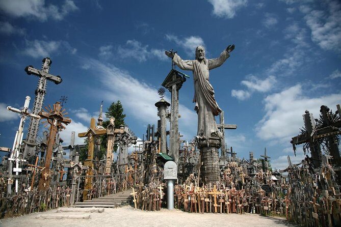 Private trip - Hill of Crosses / 2 countries in 1 day - Exploring the Two-Country Day Trip: The Hill of Crosses from Riga