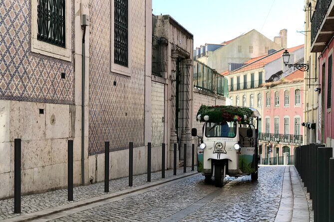 Private tuk tuk tour in old city Lisbon (Standard-1h30) - Exploring Lisbon’s Old City by Tuk-Tuk: An Authentic, Eco-Friendly Adventure