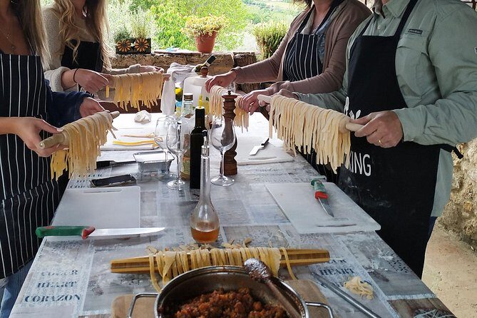 Private Tuscan Cooking Class And Wine Tasting in Radda in Chianti - Key Points