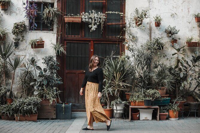 Private Vacation Photography Session with Local Photographer in Barcelona - Key Points