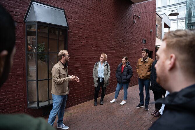 Private Vancouver City Highlights 2 Hour Walking Tour - What Makes This Tour Stand Out?