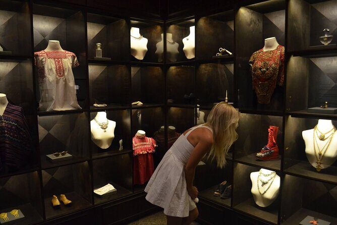 Private VIP Frida Kahlo Art Tour With An Expert In Art - Detailed Review of the Tour Experience