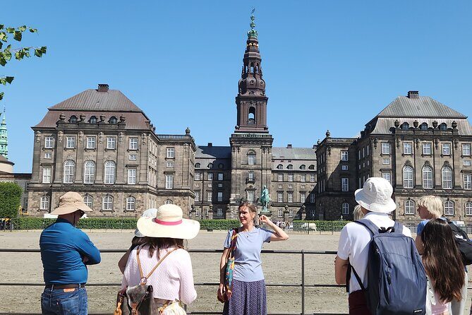 Private Walk & Canal Tour: Highlights + Changing of the Guards - FAQ