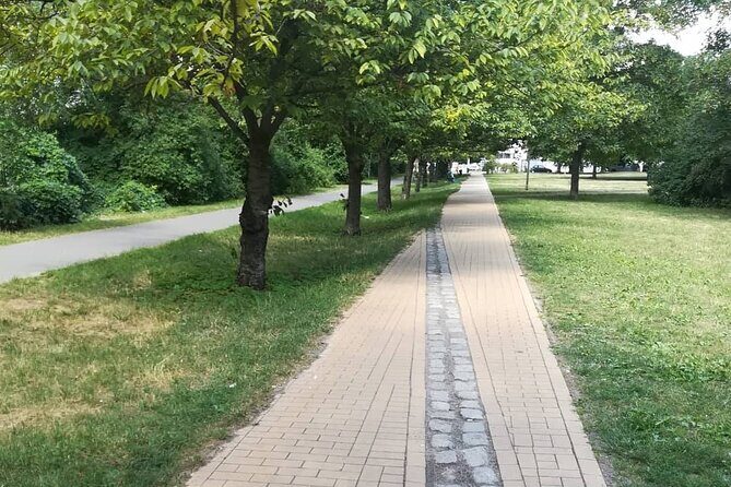 Private Walking Sightseeing Local Berlin Tour Guides up 15 Person - A Closer Look at the Itinerary