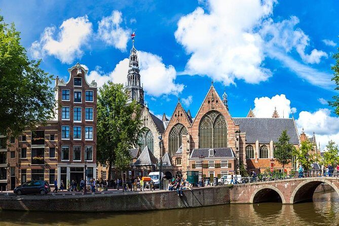 Private walking tour Amsterdam. English or Spanish. - Key Points