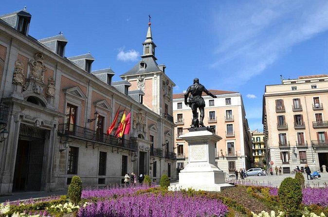 Private Walking Tour: Madrid Old Town & Stunning City Views - Who Should Consider This Tour?