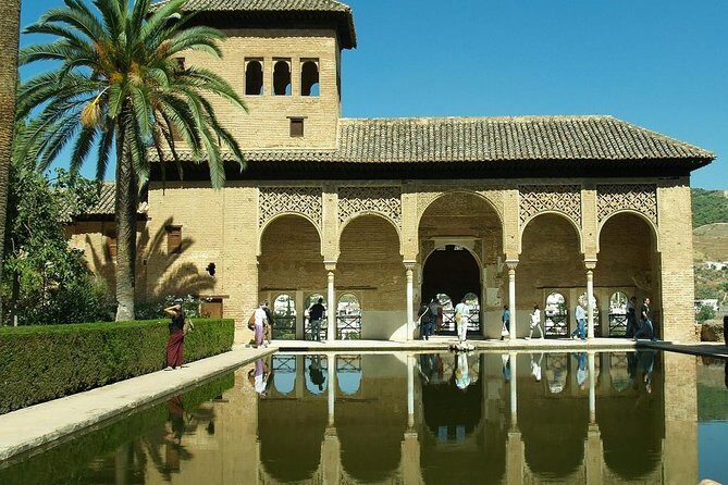 Private walking tour of Alhambra and Granada City Center - Who is This Tour Best For?