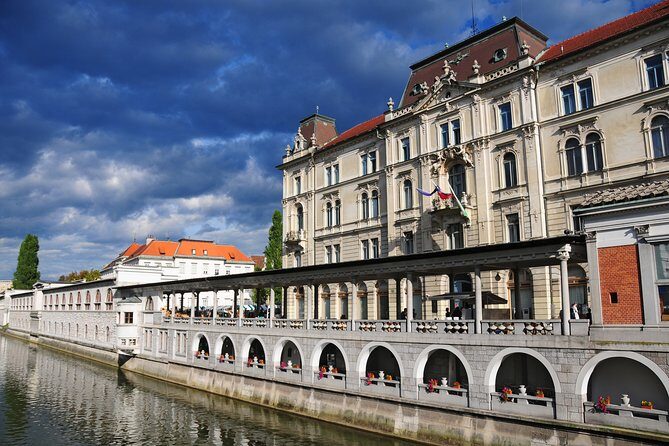 Private Walking Tour of Ljubljana Old Town - Practical Tips for Booking and Participating
