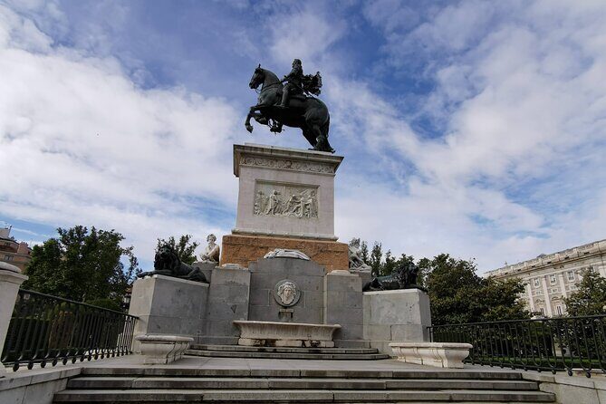 Private Walking Tour to Royal Palace and Old Town of Madrid - FAQ