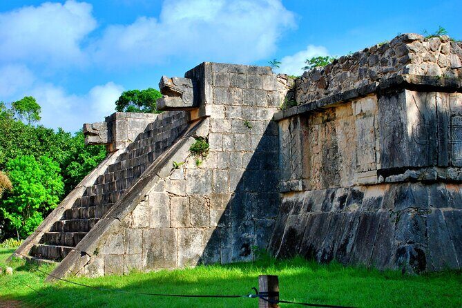Private Walking Tour with a Local Guide in Chitzen Itza - Key Points