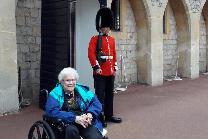 Private Windsor Roundtrip Transfer from London - Key Points  